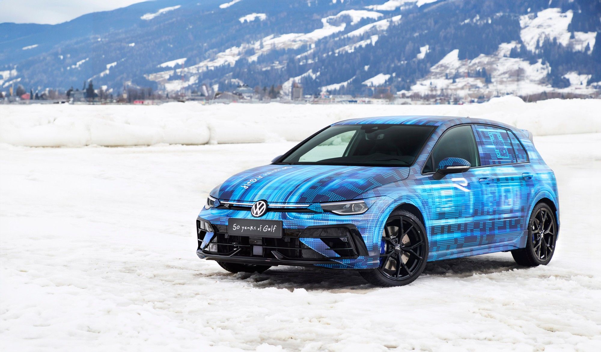 Here’s your first peek at the facelifted Volkswagen Golf 8. 5 R, more ...