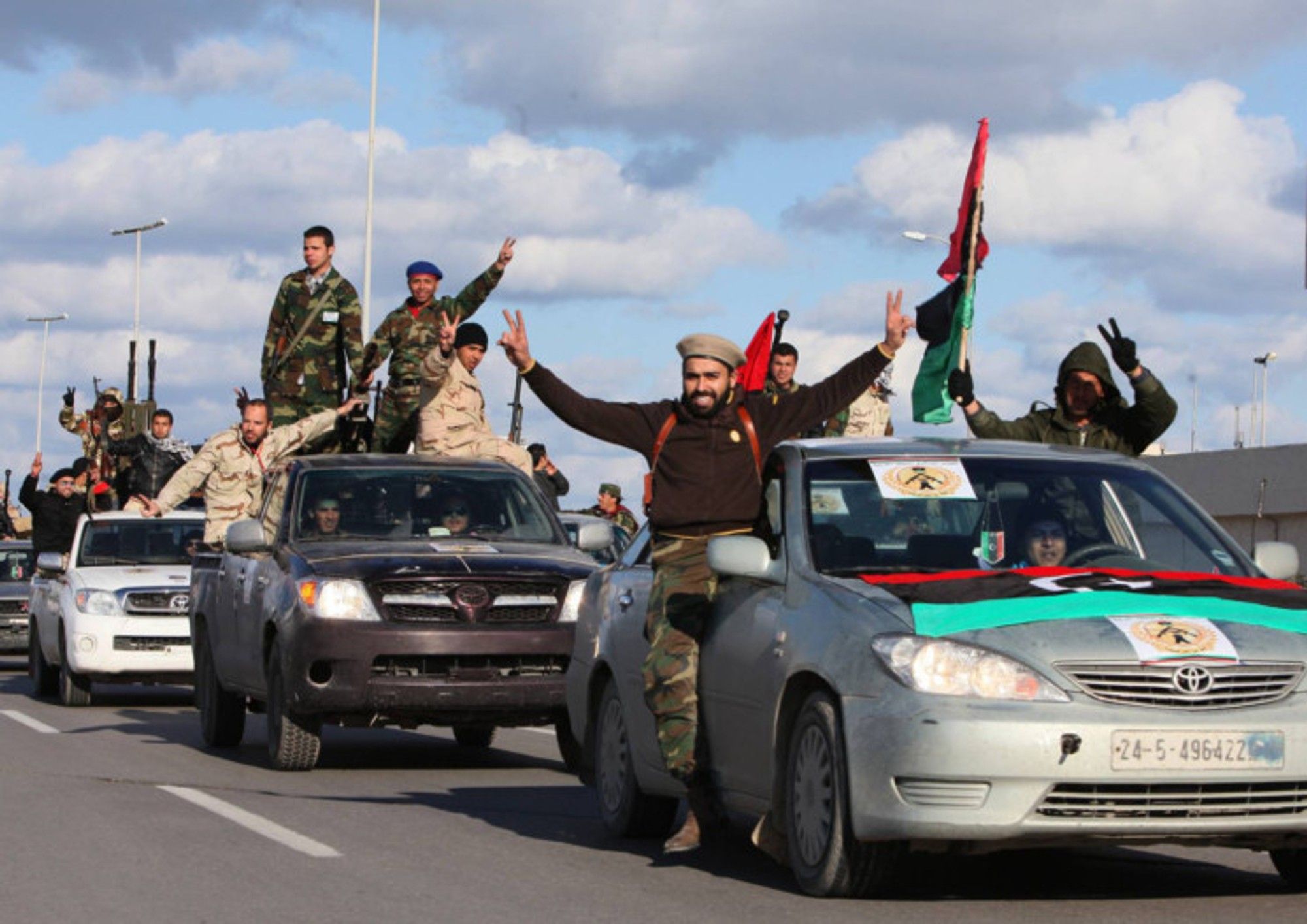 Militia men join new Libyan army