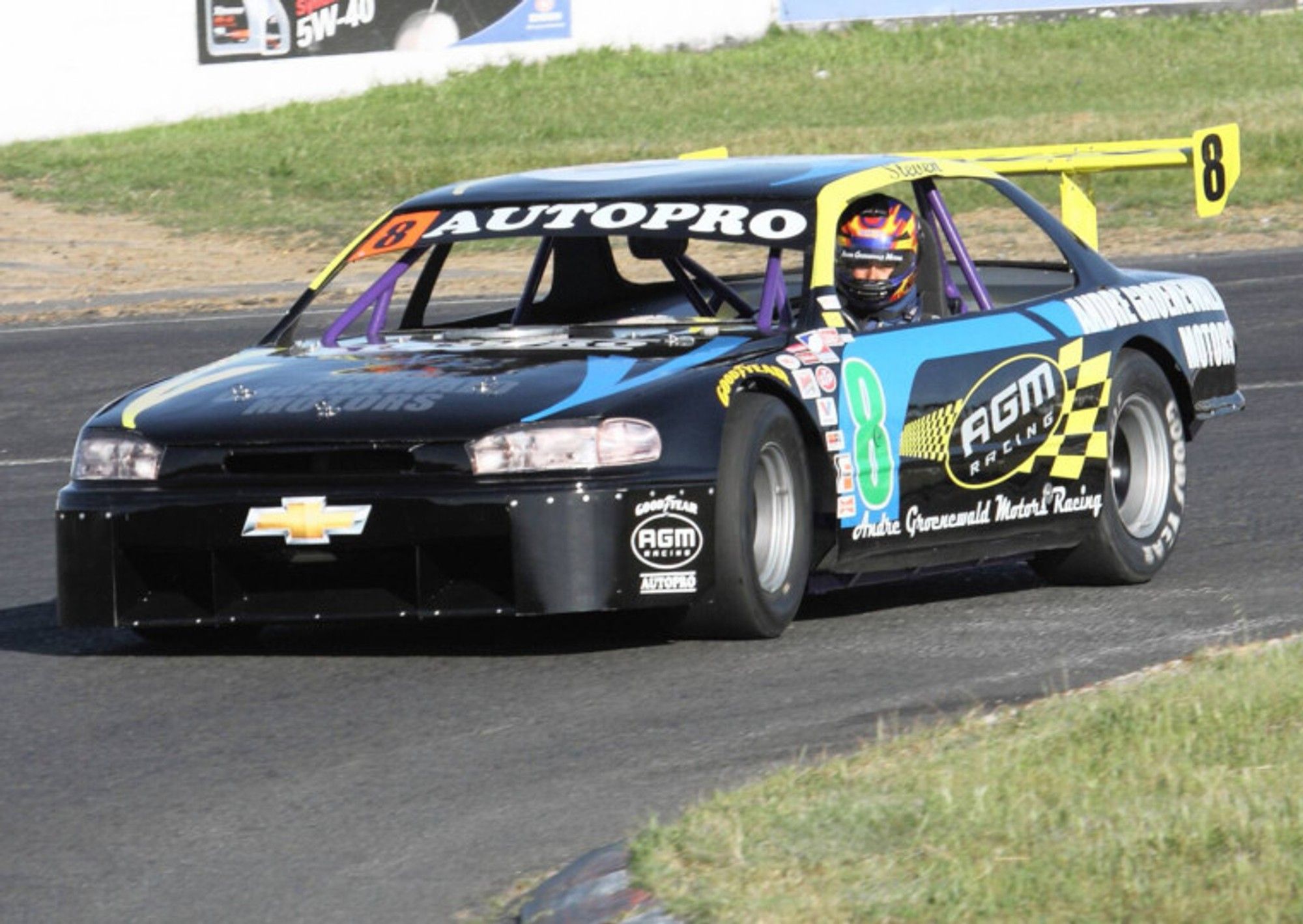 Running rings around each other…