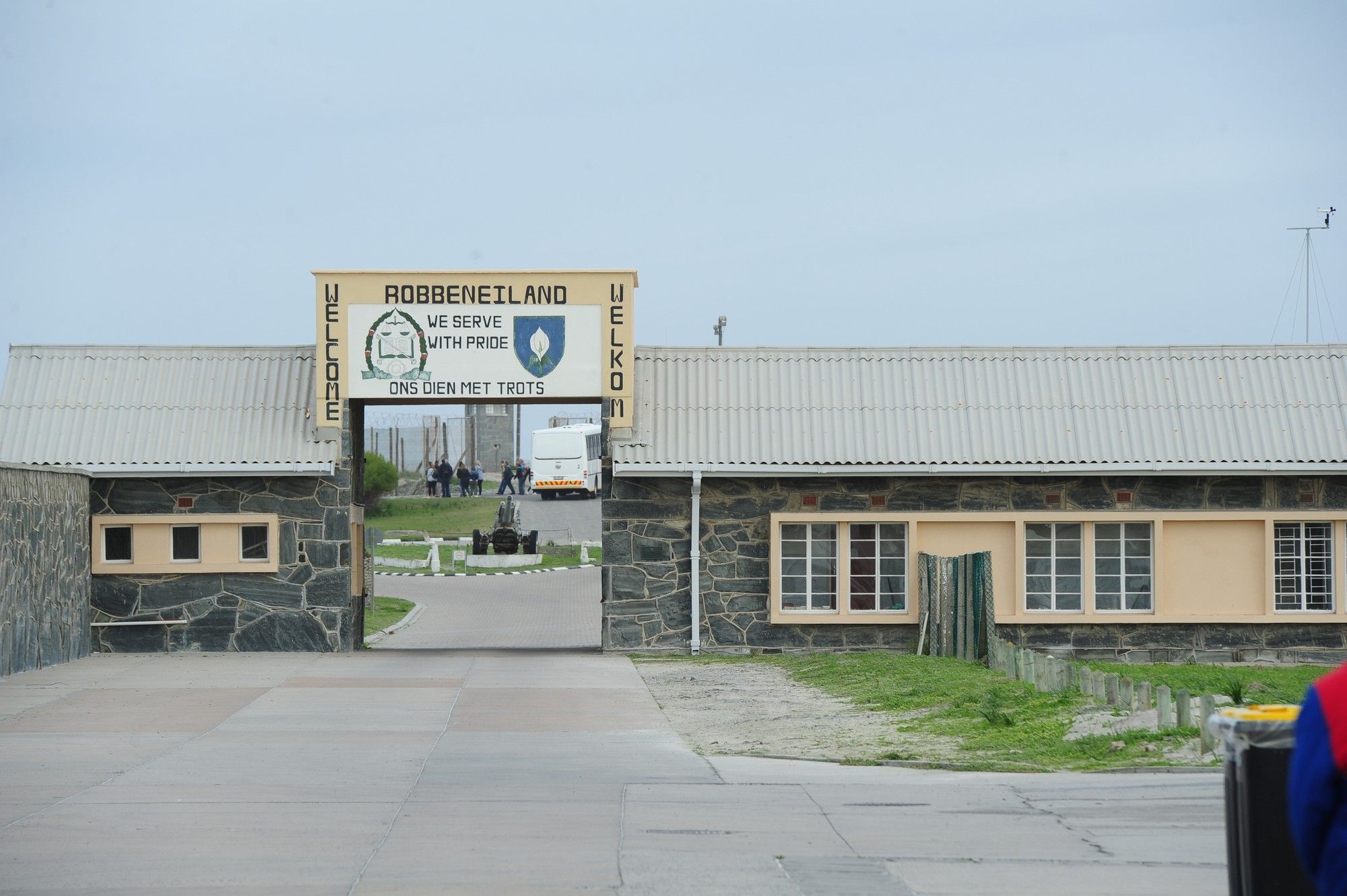 Withdrawal of charges against two Robben Island Museum executives queried