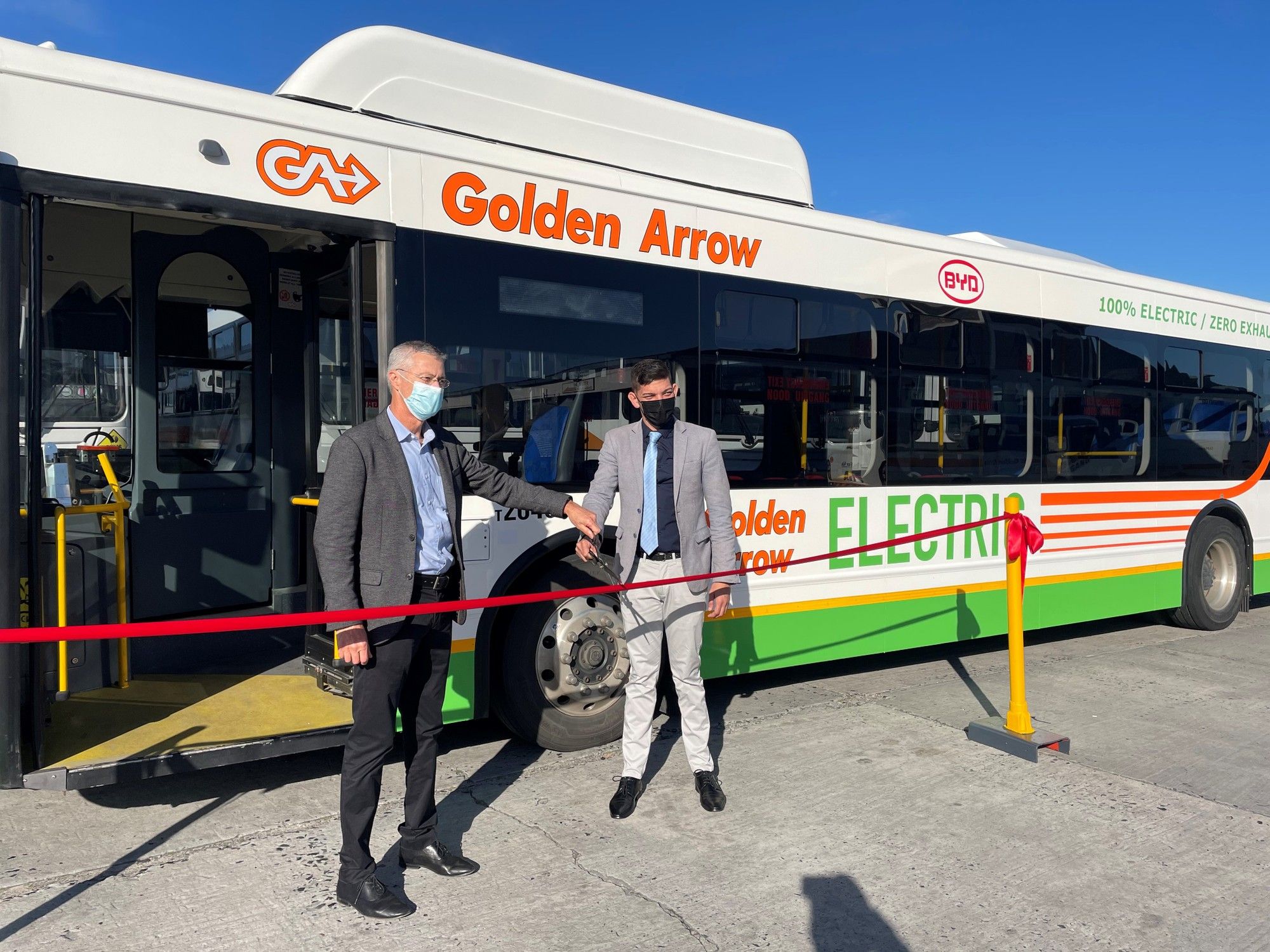 Launch of the first active electric buses gets mixed reaction