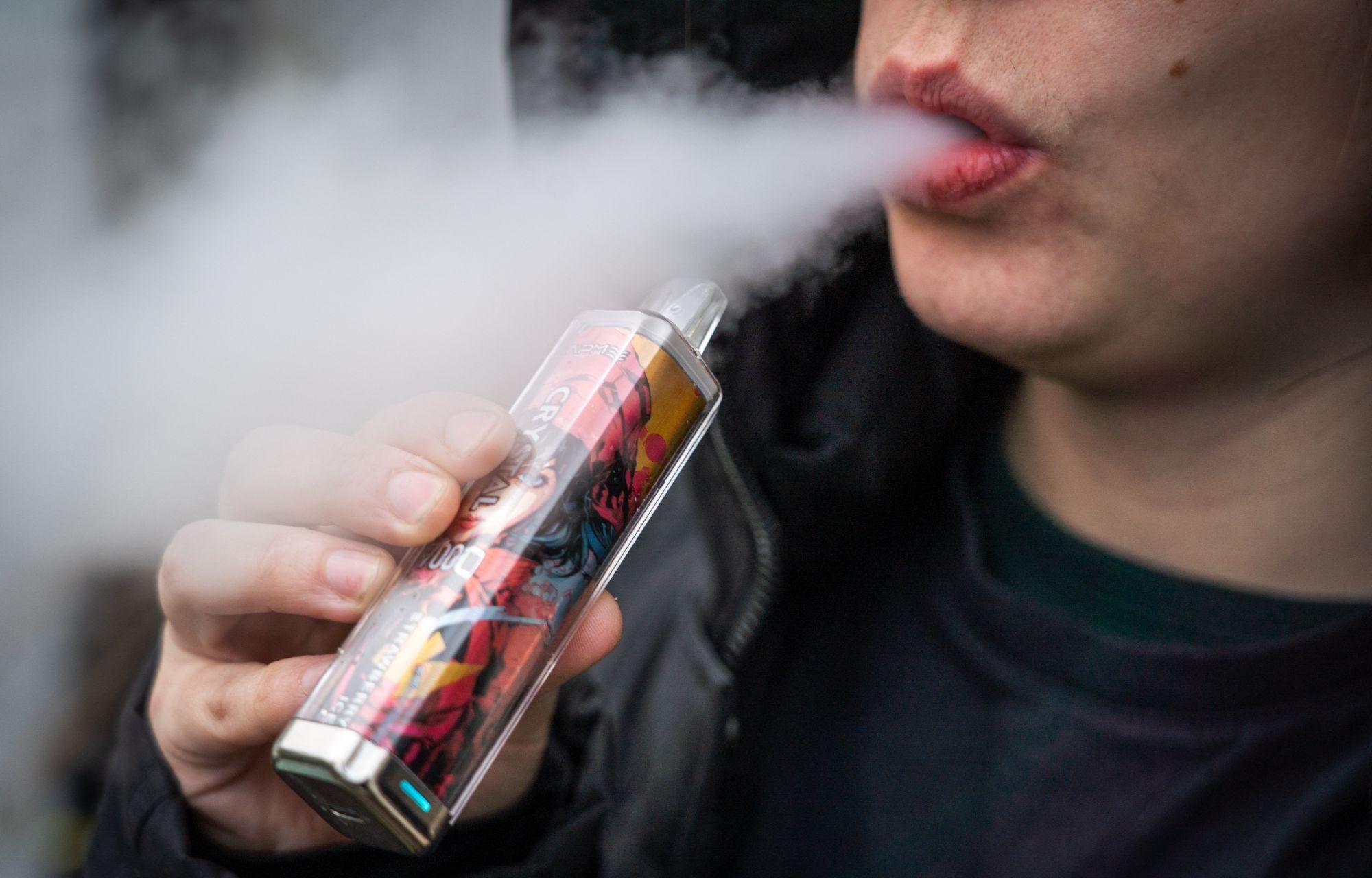 Millions of kids hooked on vaping: WHO warns of surging in e-cigarette ...