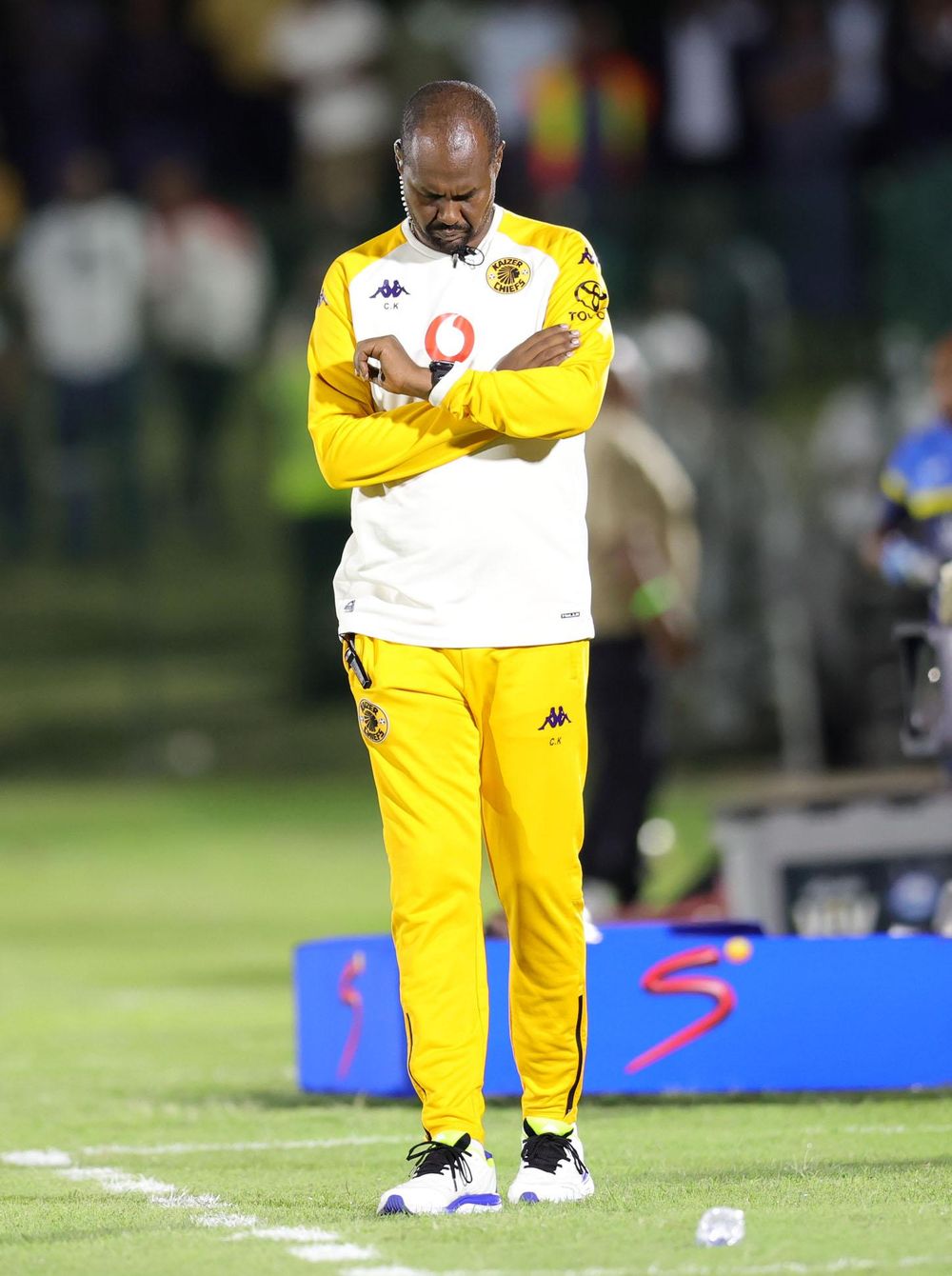 Kaze urges calm as Kaizer Chiefs struggles continue following Richards ...