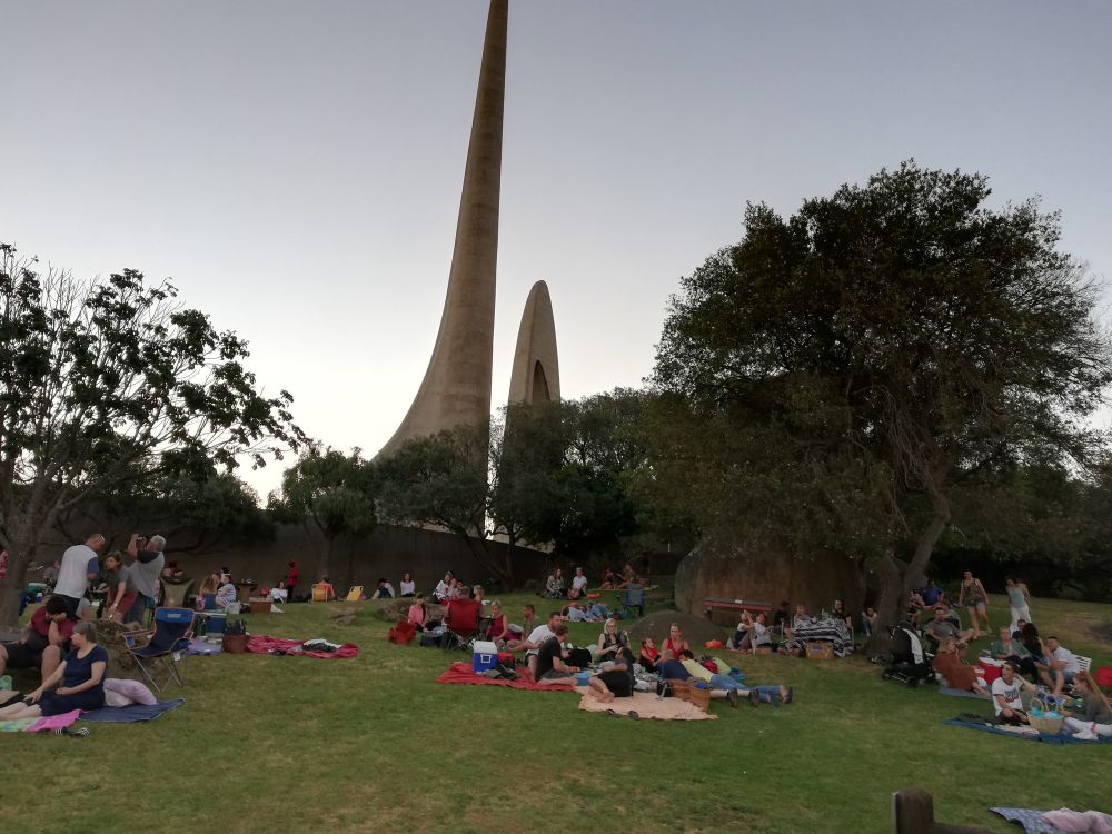 Full moon picnics at Taalmonument