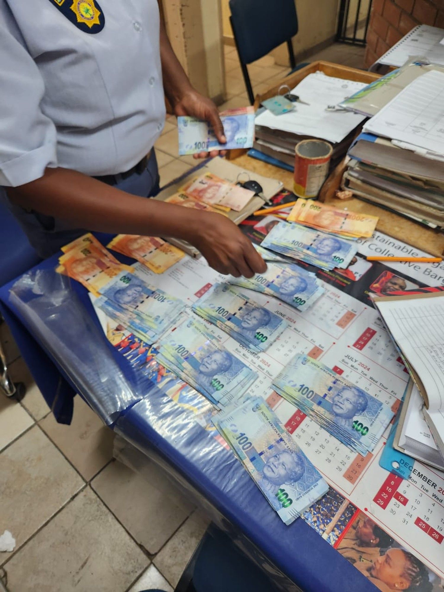 LOOK: Motorist carrying ‘substantial amount of cash’ arrested for possession of R300,000 illicit ...