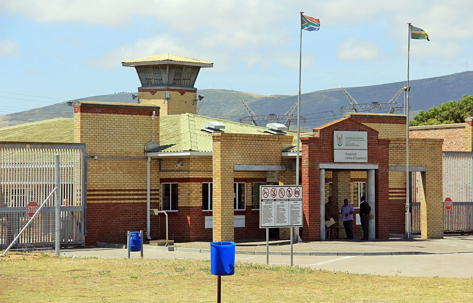 BANDIET DIES IN PRISON