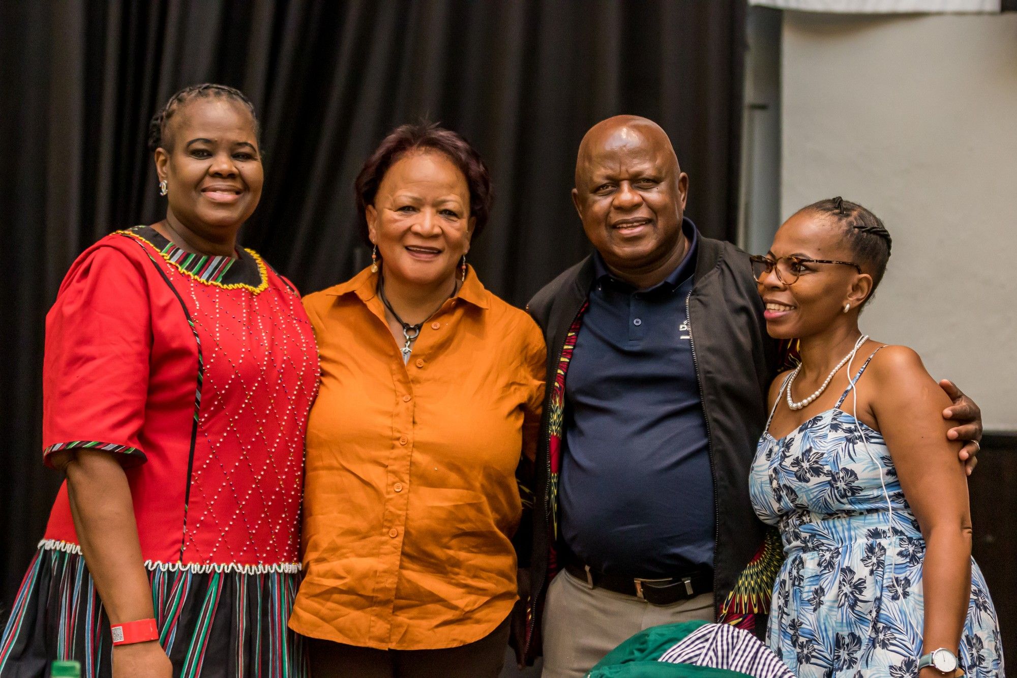 Bekuseqhulwini ukugcwelezwa kothisha nokugcwala kwamakilasi