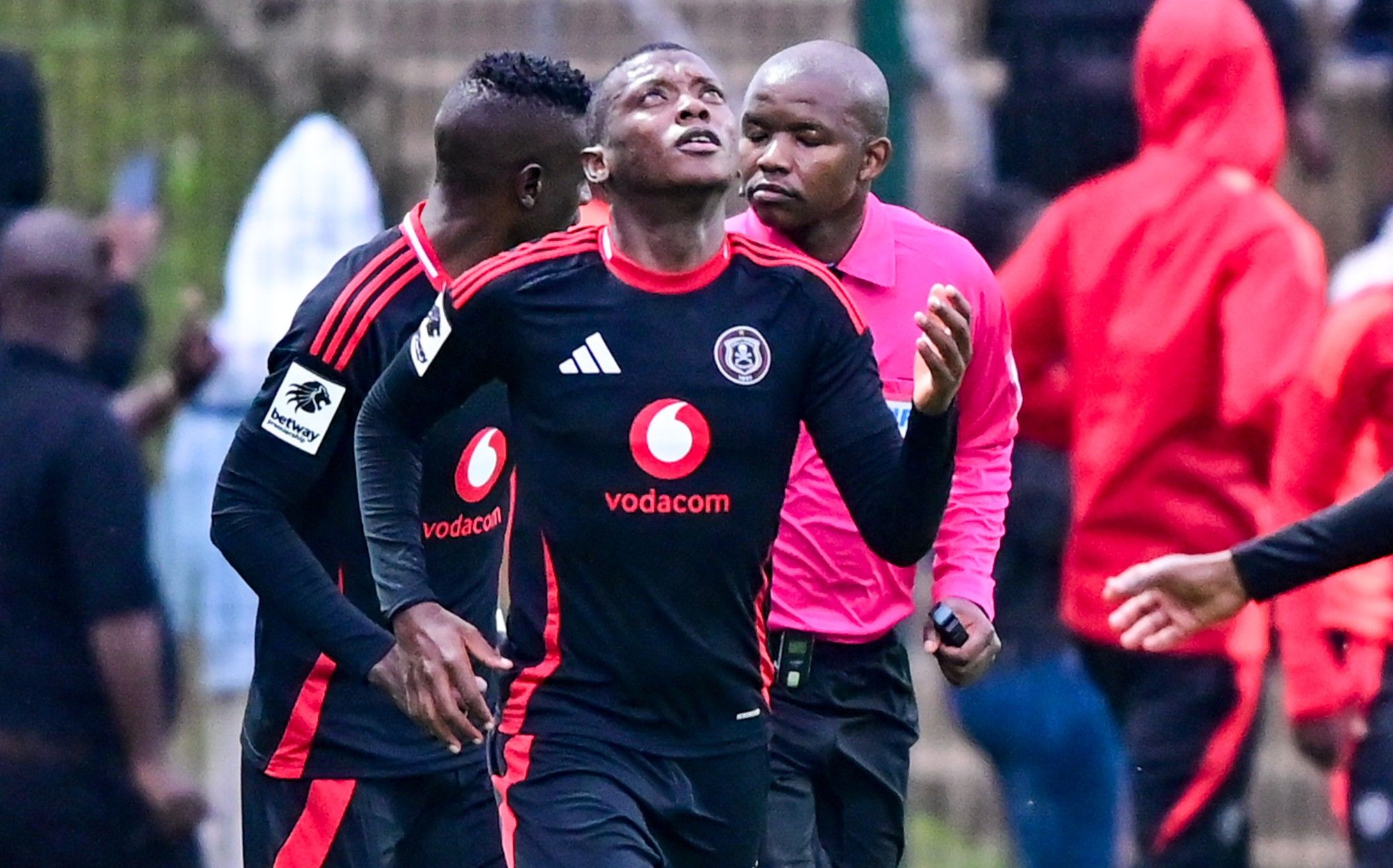 Sublime Kabelo Dlamini free kick secures win for Orlando Pirates ...