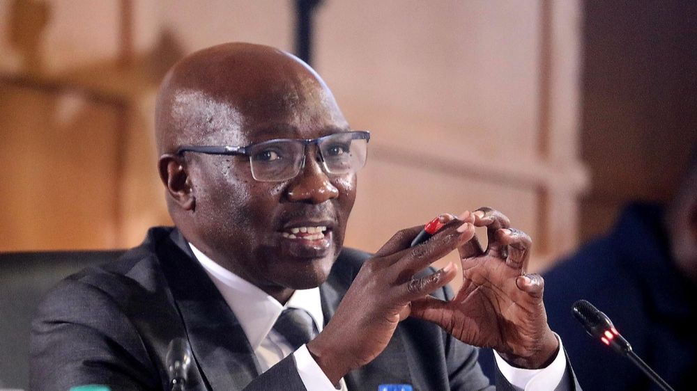 Kuzovela ufakazi omusha phambi kwekomidi lePhalamende