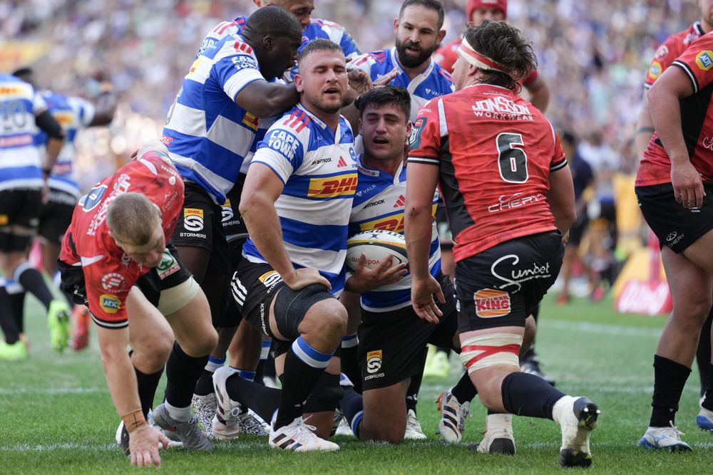 DE VILLIERS SHINES AS STORMERS BEAT LIONS IN THRILLER