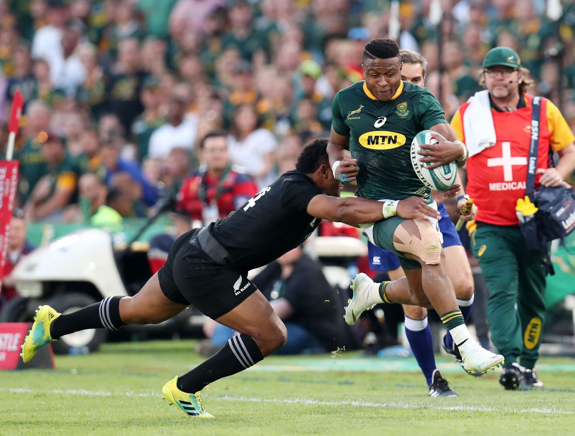 [LOOK] It’s a Dyan deal: Banned Springbok winger Aphiwe Dyantyi signs ...