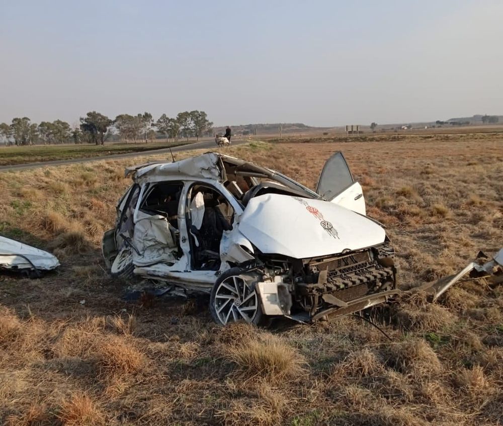 N6 crash: Five dead as luxury coach runs over VW Polo after it ...