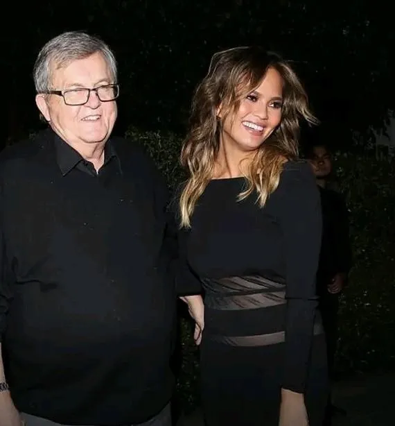 Chrissy Teigen shares heartbreaking tribute following the sudden death ...
