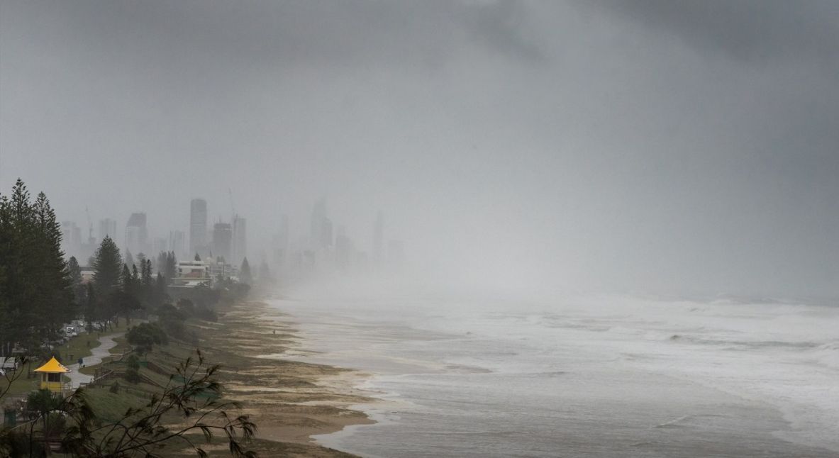 Australia readies as rare cyclone moves towards eastern coast