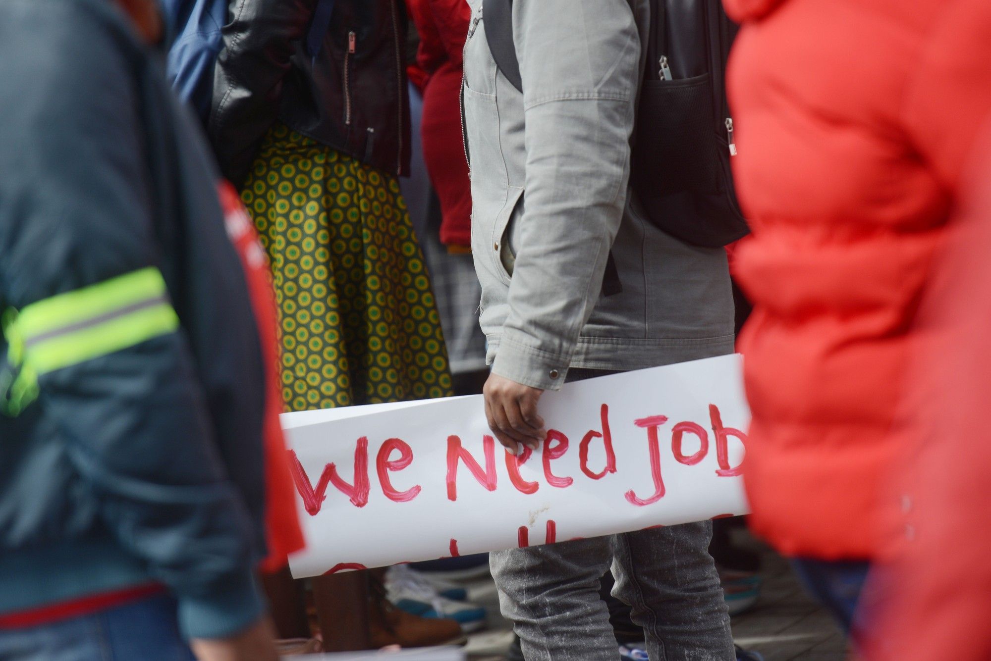 Union calls for more stable jobs amid further decline in employment