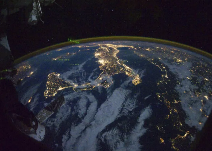 Supply craft navigates way to ISS by starlight
