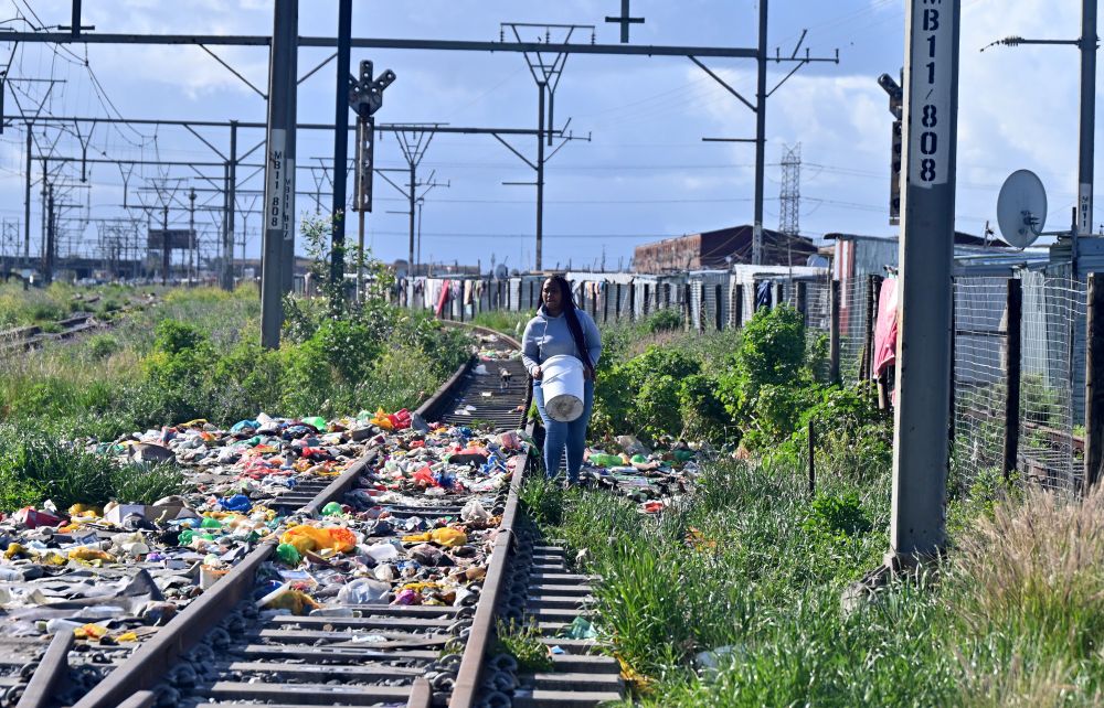 Prasa’s collapse hit commuters in the pocket