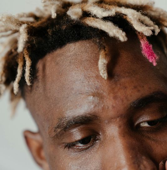 Hormonal vs bacterial acne: Symptoms, causes and solutions