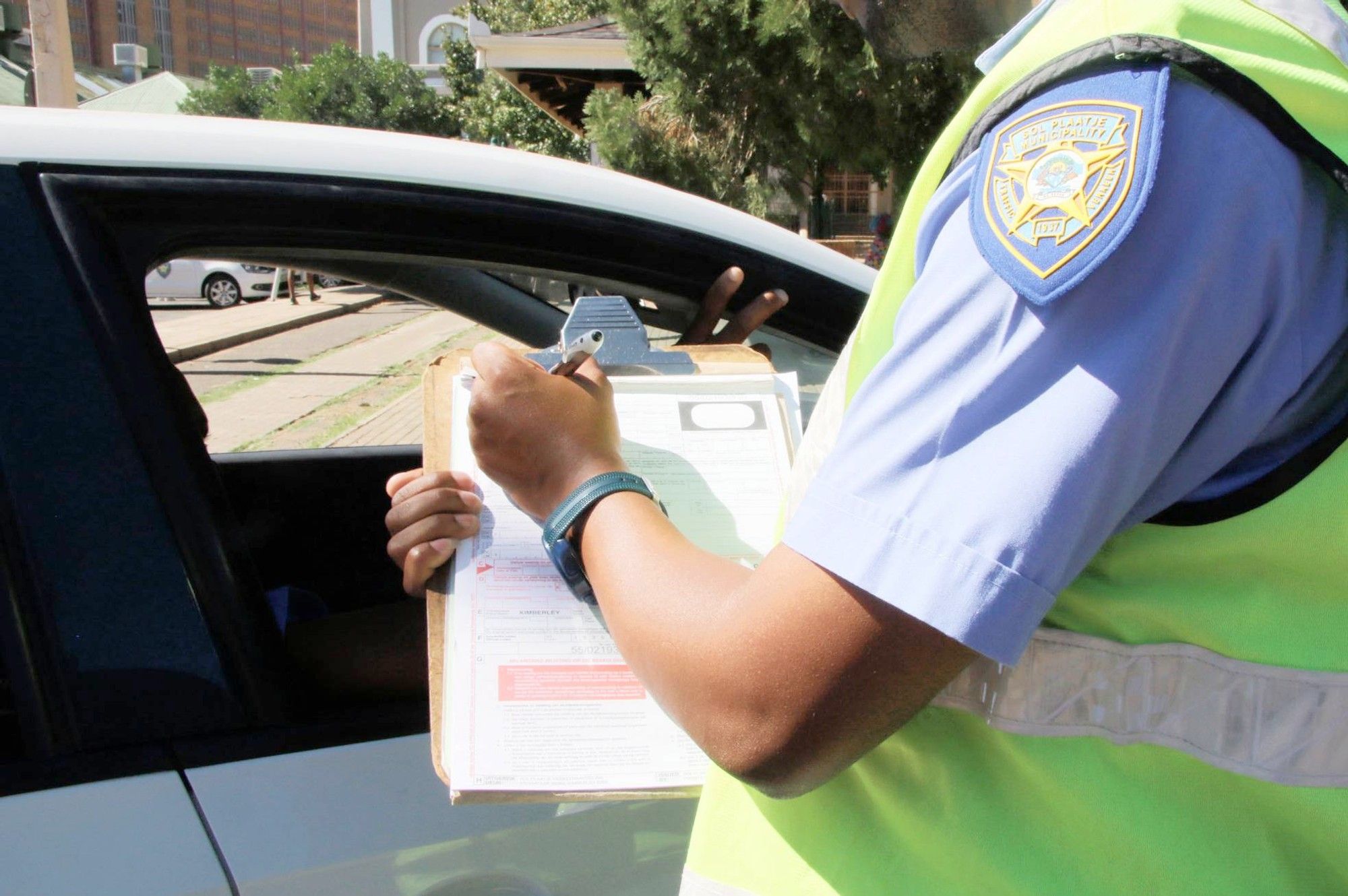 Settle your fines at the Traffic Fine Roadshow in Parow