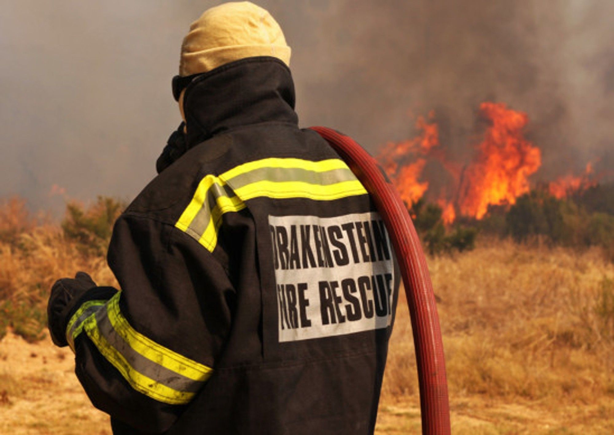 More teams called in as Cape fire rages