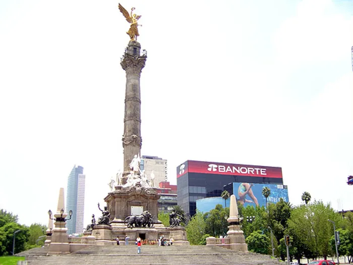 Swine flu, economic crisis hurt Mexico tourism
