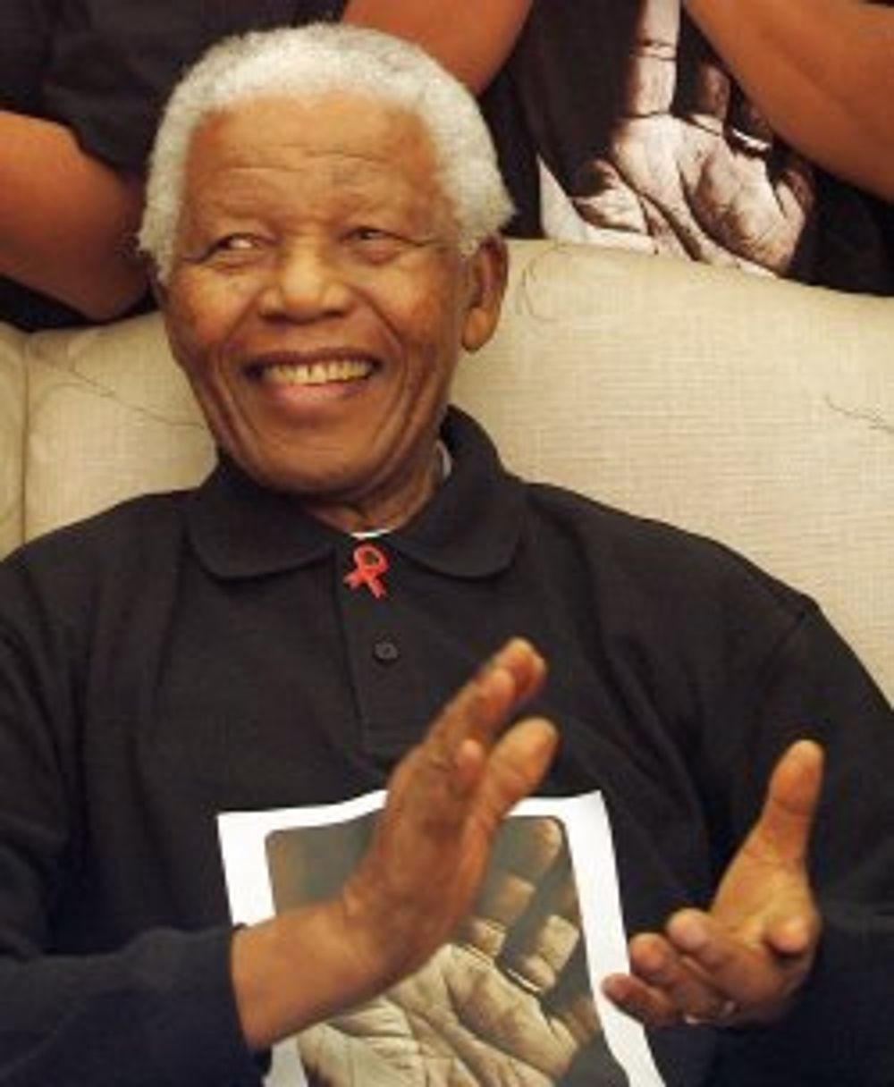 Mandela arrives for birthday bash