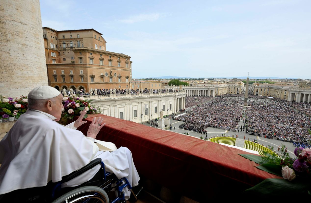 Frail Pope Francis takes to popemobile to greet Easter crowd
