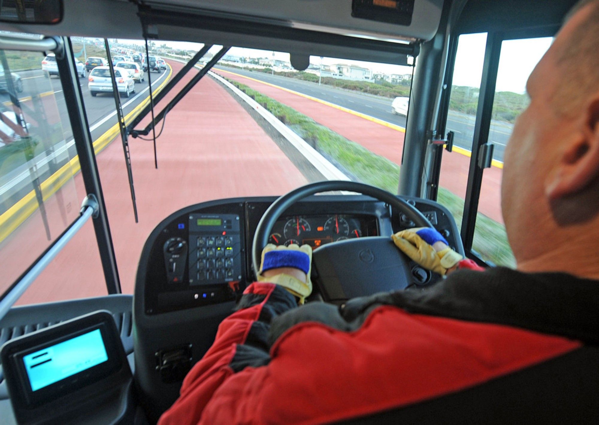 Buses, taxis to operate side by side with IRT