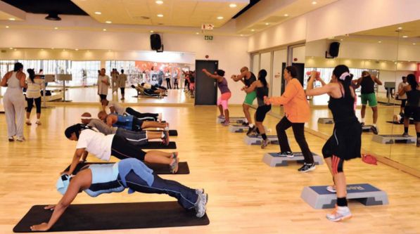 Ukuzivocavoca kungasiza ukugwema ukubukeka umdala kuneminyaka yakho