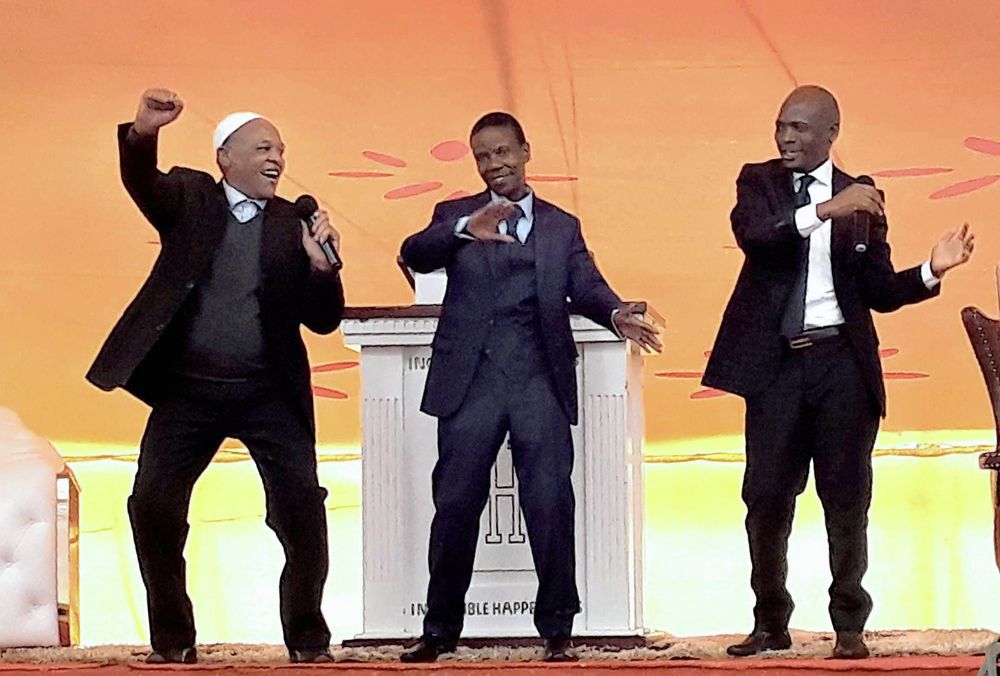 Mboro sets record straight on prayers for Hlaudi