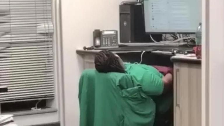 ISebe lezeMpilo laseMpuma Koloni liphendula ngokulala kwabasebenzi ...