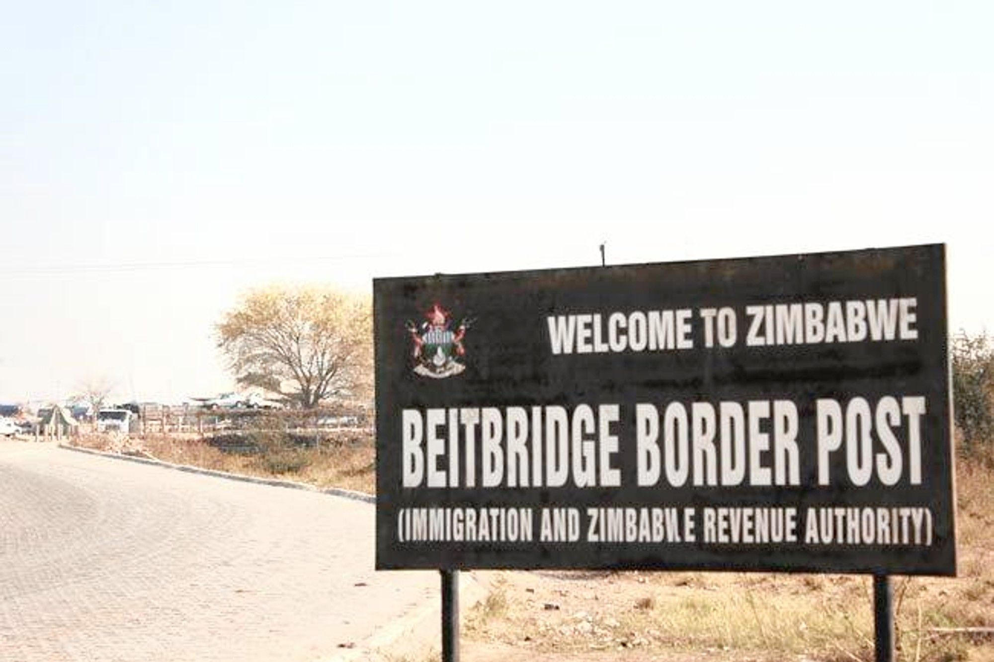 Beitbridge border immigration officer nabbed after being found with R3 ...