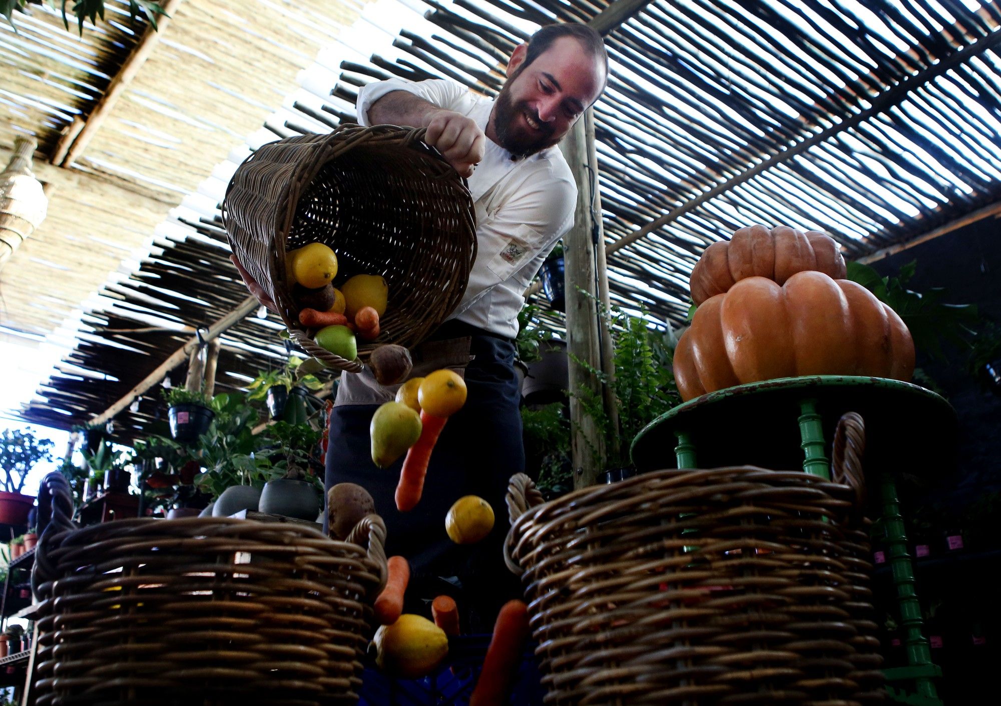 Popular Oranjezicht Market to relocate and share in V&A Waterfront’s ...