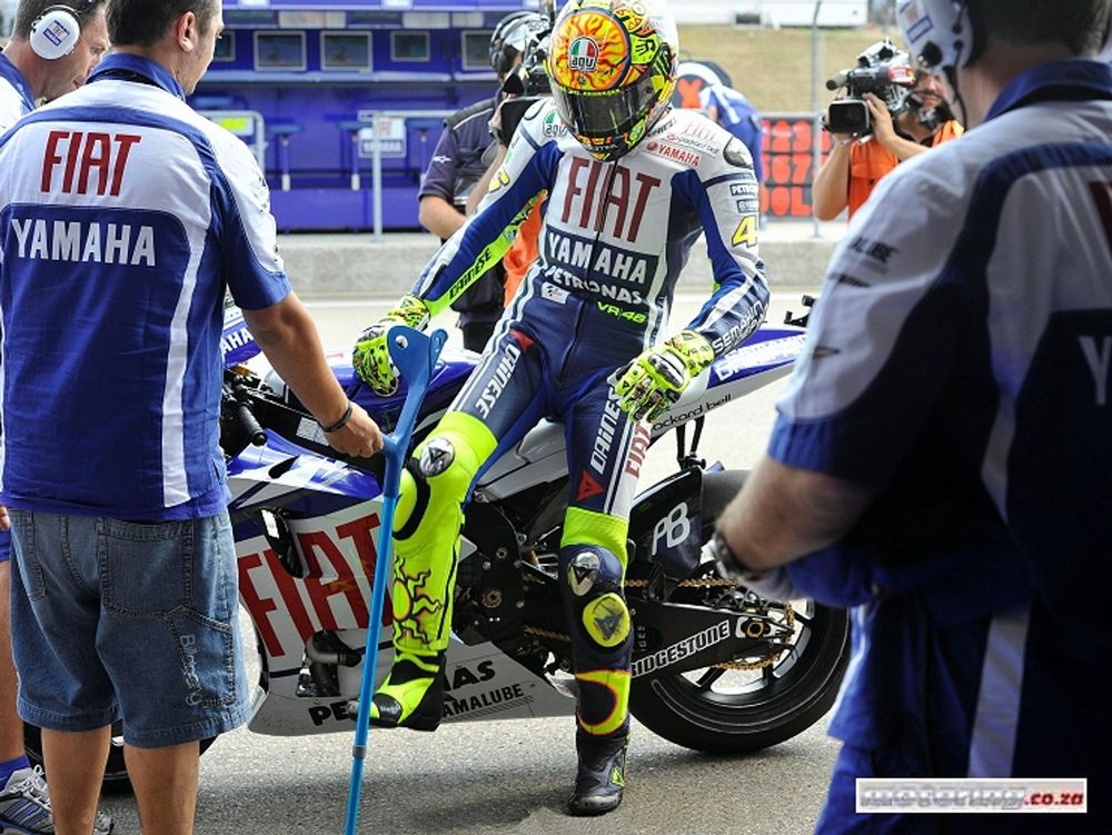 Lorenzo's oil not too healthy - but Rossi makes fifth