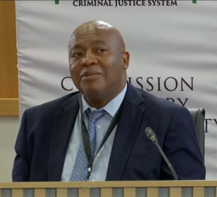‘Bodyguard links KT Molefe to Mchunu’