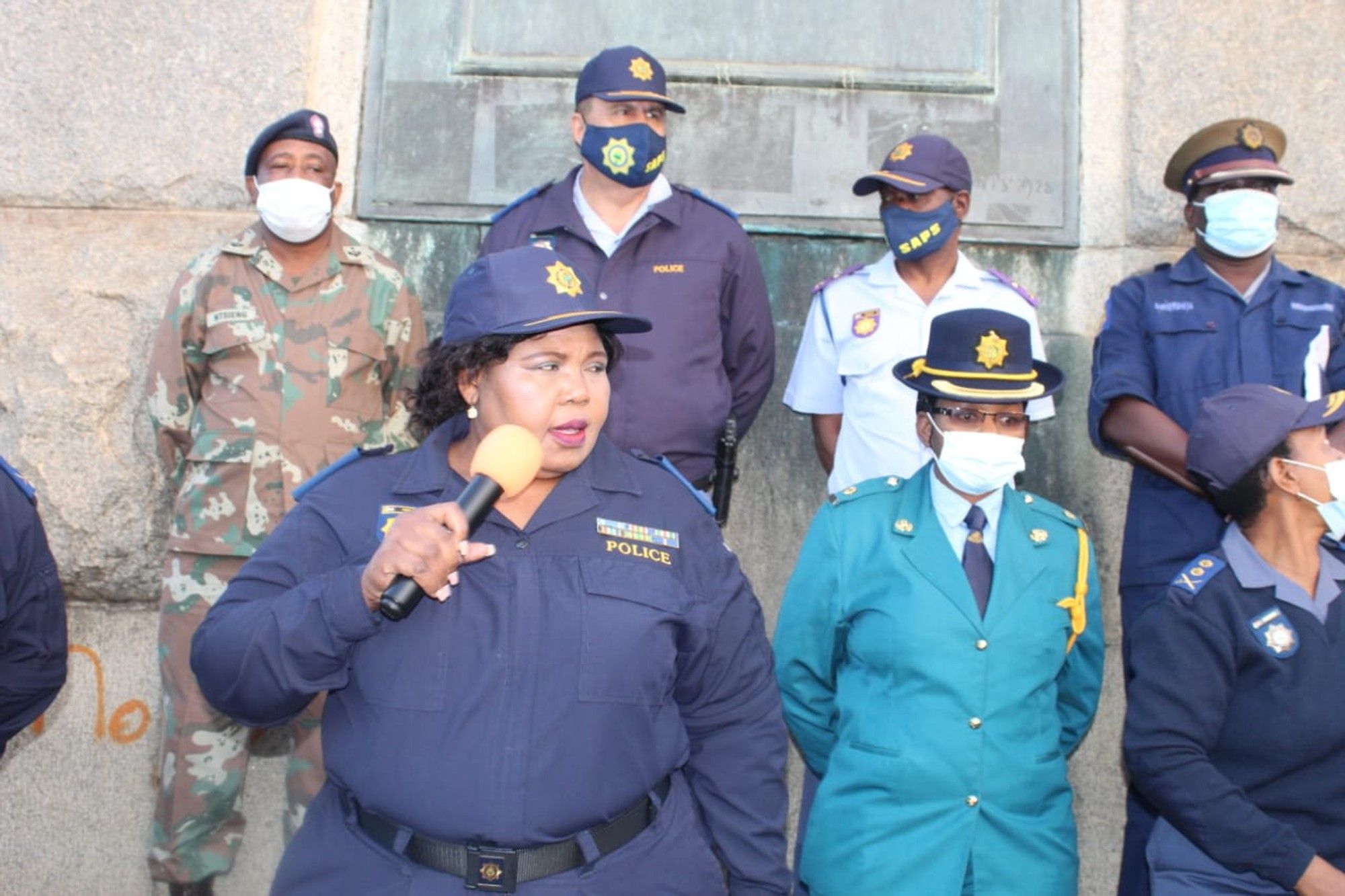 Multiple arrests in SAPS and Zimbabwe Republic Police joint anti-crime ...