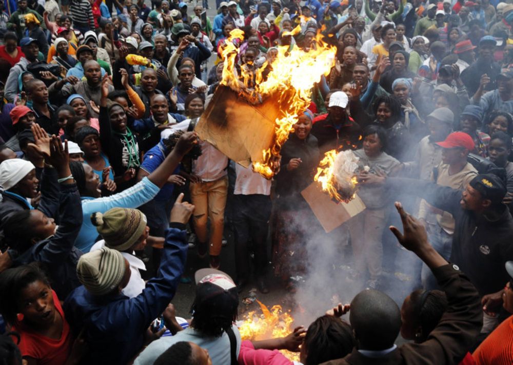 Government condemns ‘criminal’ protest
