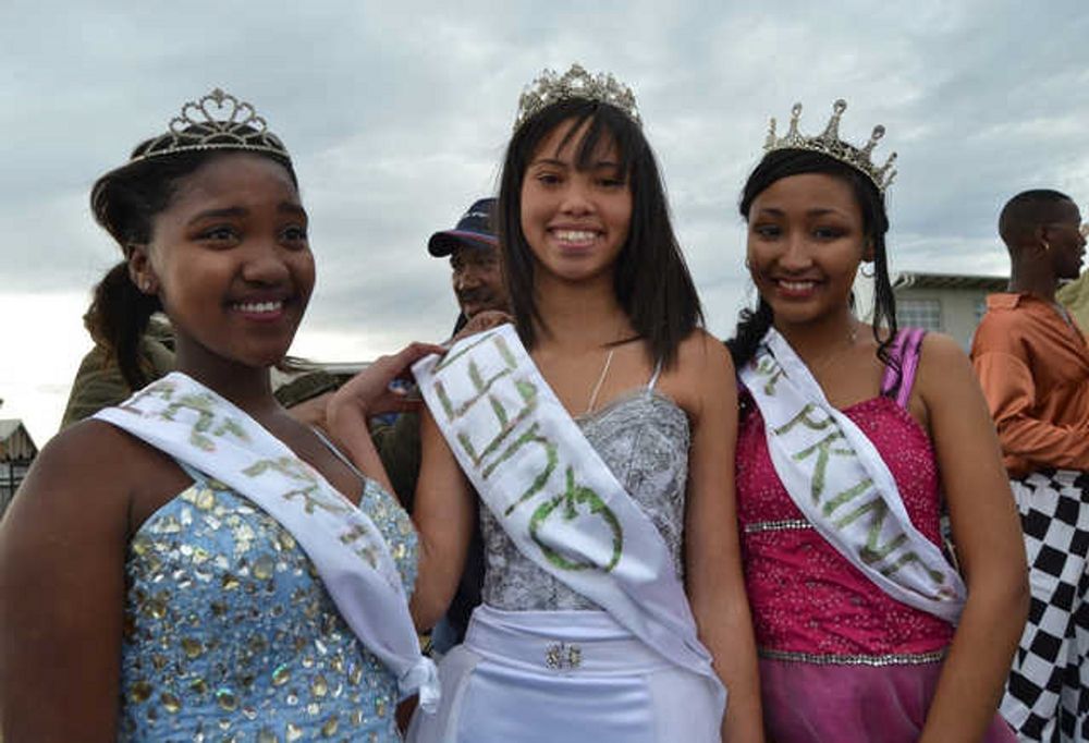Starlets shine at Miss Scottsdene