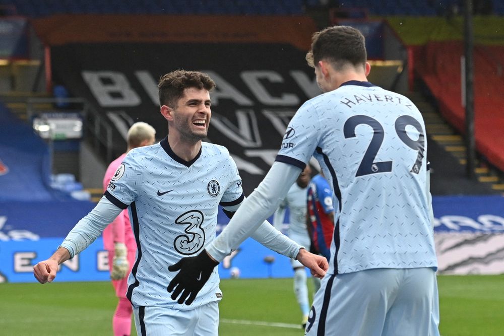 Chelsea demolish Palace with Christian Pulisic double
