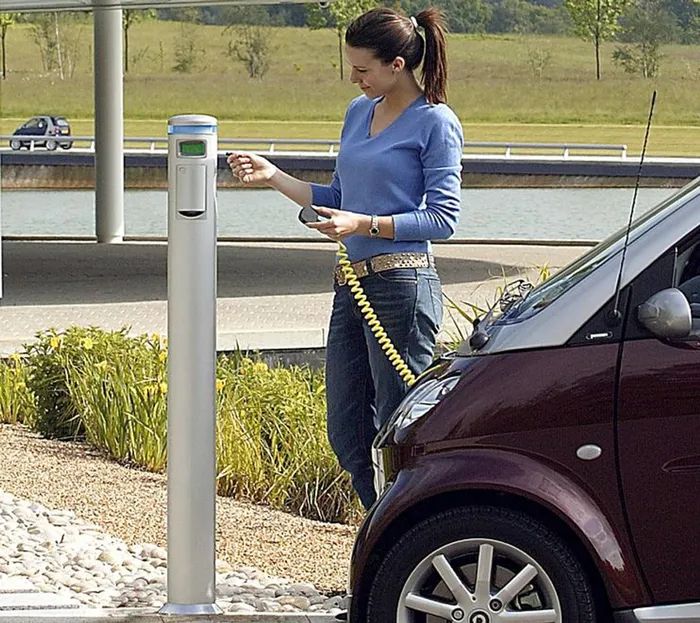 More battery cars essential, says climate watchdog