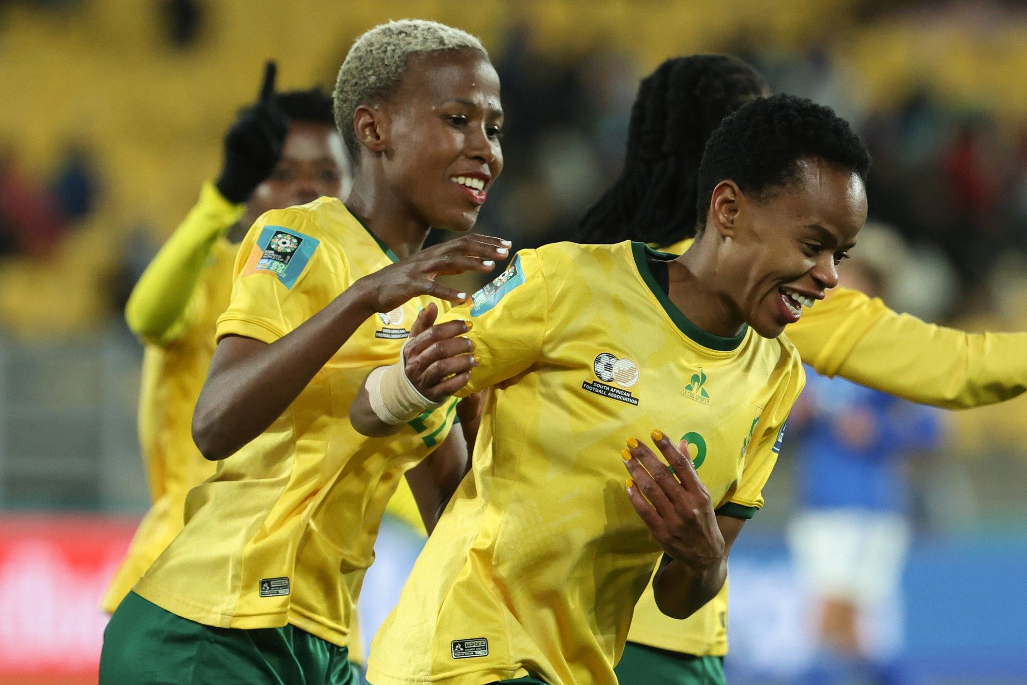 HISTORY! Hildah Magaia, Thembi Kgatlana fire Banyana into last 16 at ...