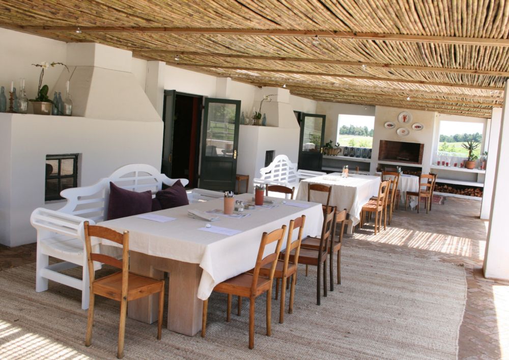 Relaxed dining with a view