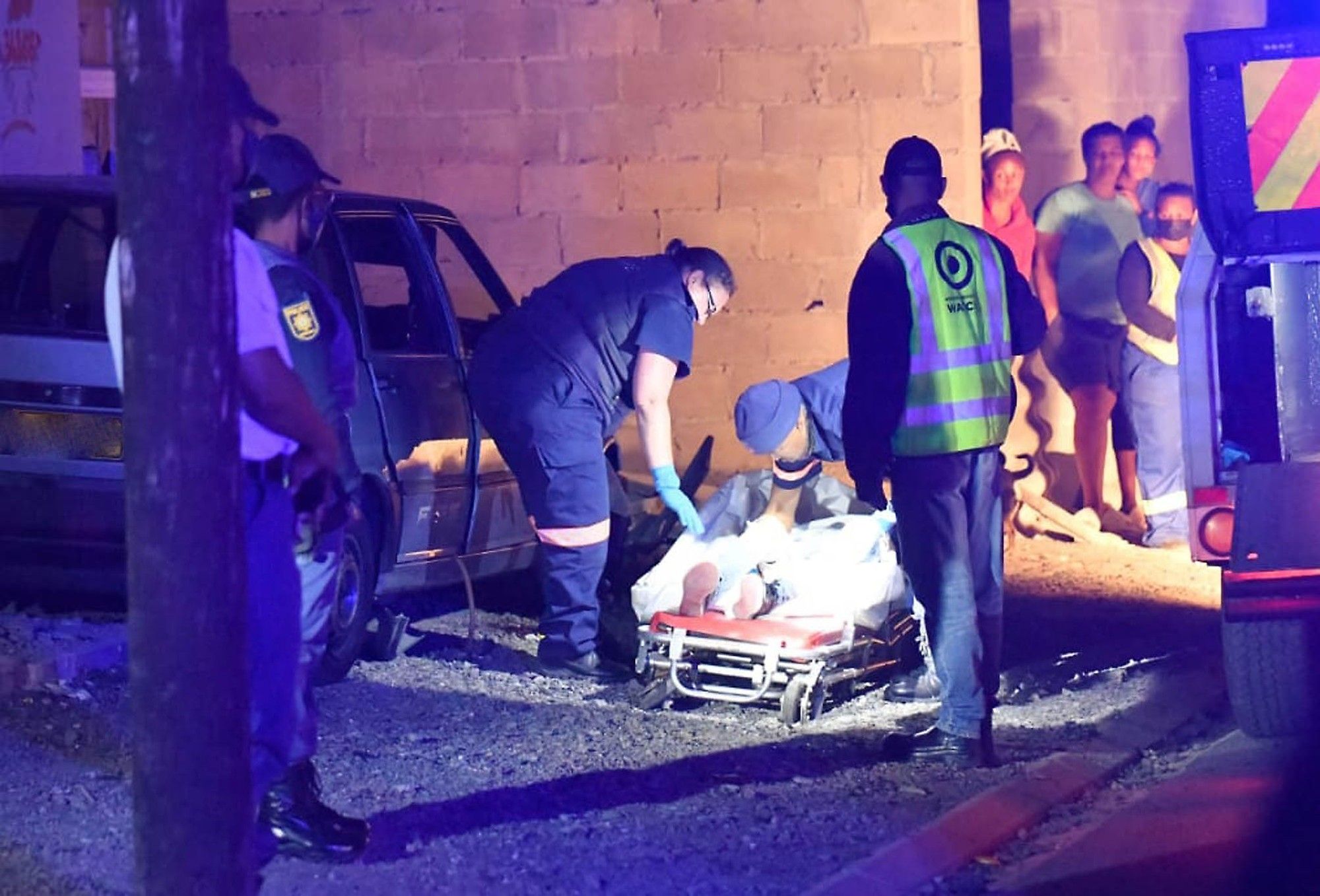 Dad and son shot in their car: Family man, 21, fatally wounded in Delft ...