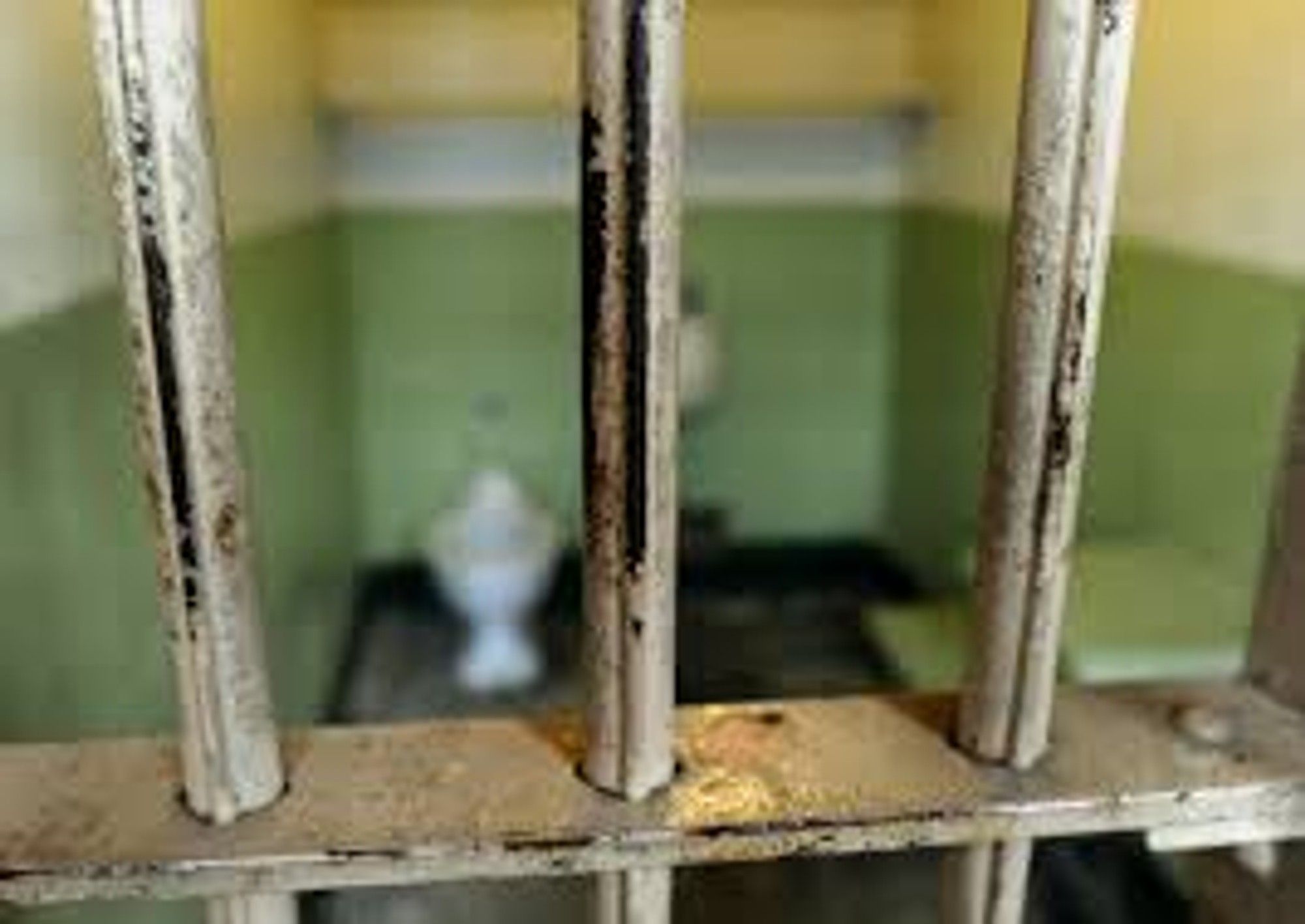 Shock over video of assault on ’prison warder’ by three inmates