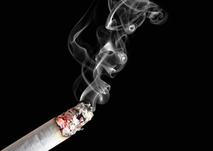 Shanghai votes to ban smoking indoors