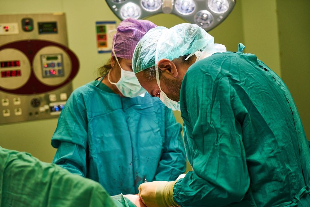 Doctors snap mid-surgery photos of patient's organs for 'Price Is Right ...