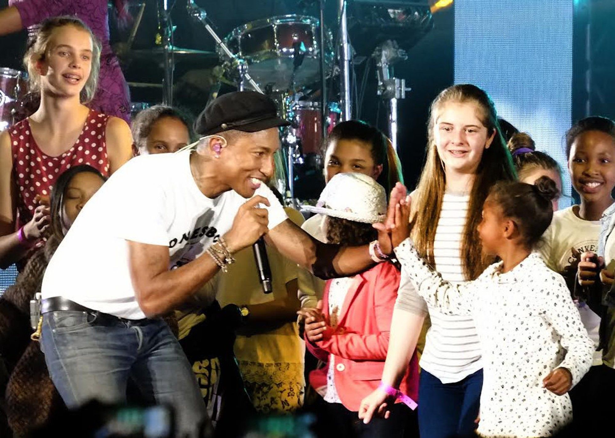 Video: Pharrell makes CT fans #Happy