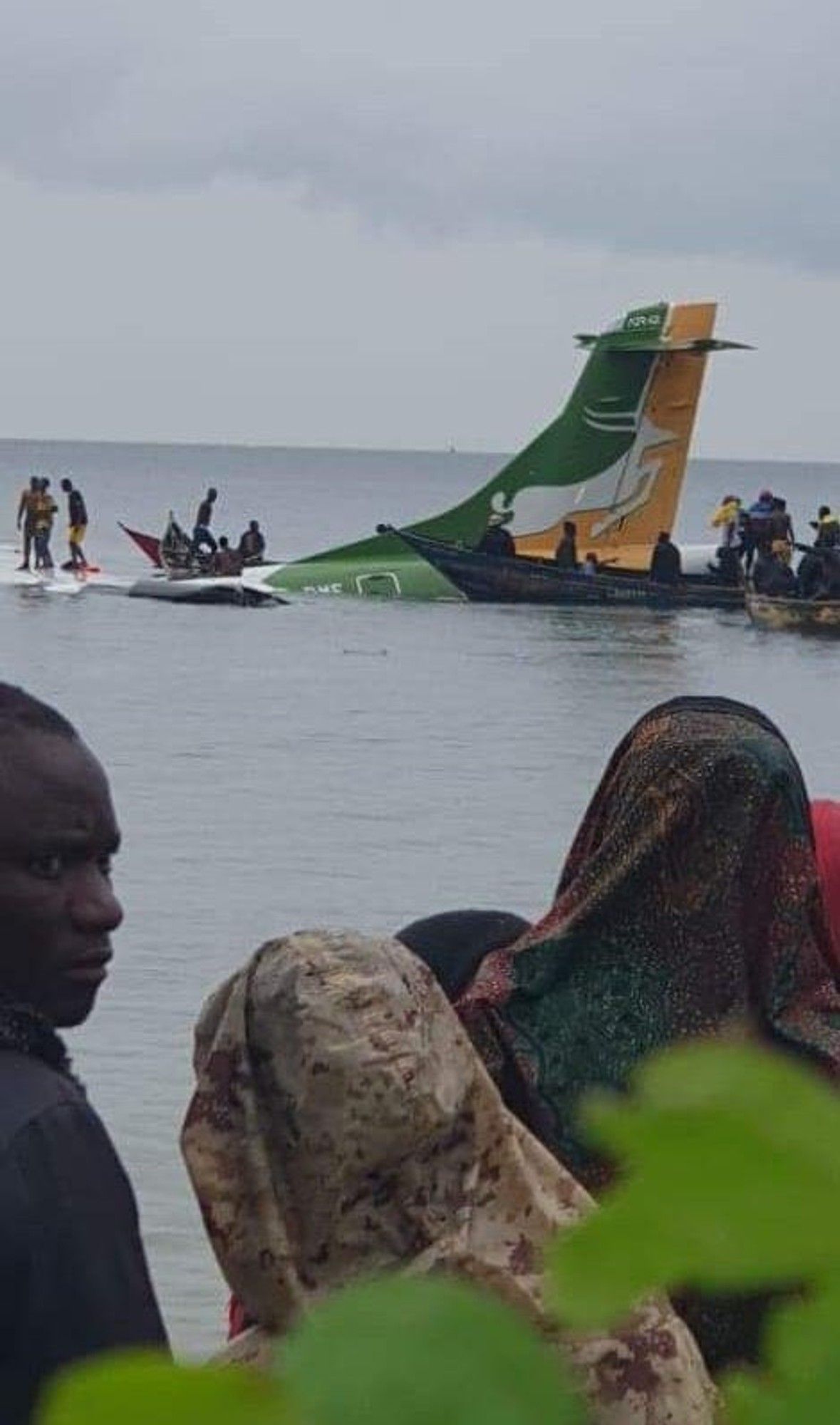 Tanzania in mourning as death toll in Lake Victoria Precision Air plane ...