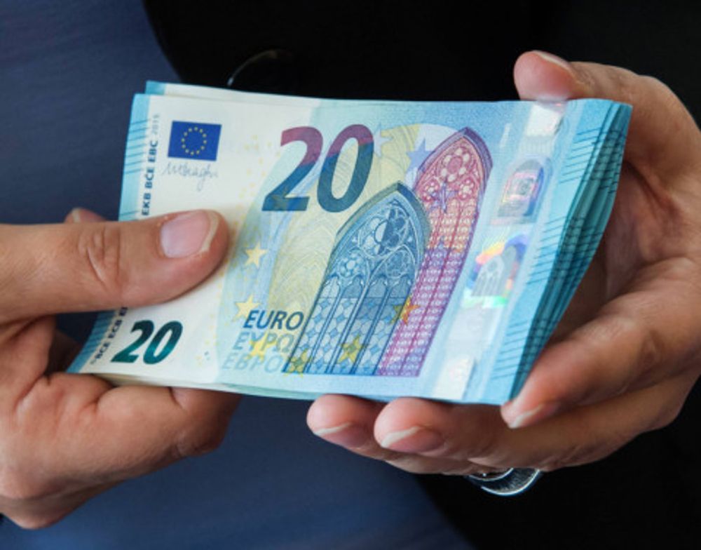 Euro zone business growth slows