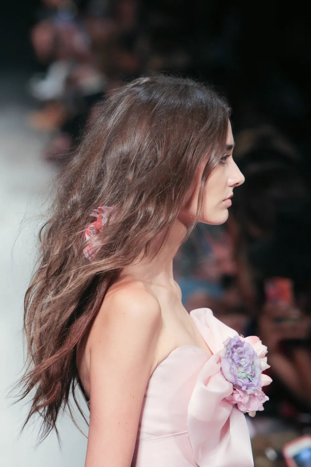 How to create perfect broken waves hairstyle